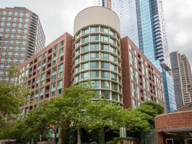 440 N McClurg Ct Apt 721, Chicago, IL 60611