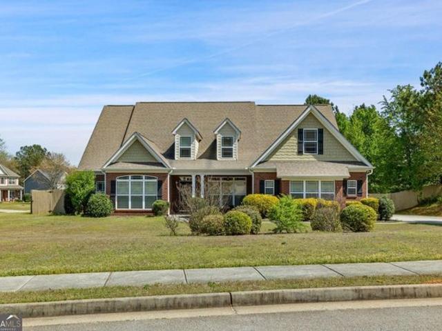440 Nora Dr, Fayetteville, GA 30214