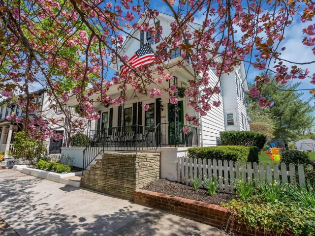 440 Saint Louis Ave