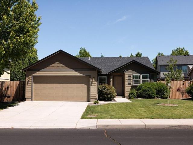 440 SW 31st St, Redmond, OR 97756