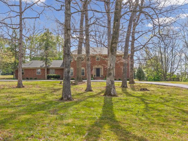 440 Petsch Ln