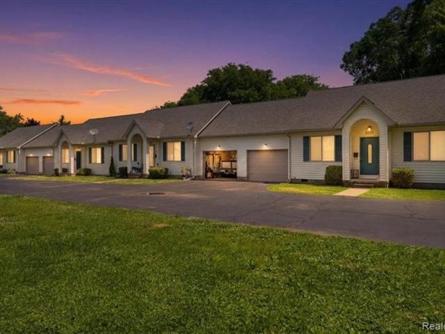 440 Robbe Ave, Belleville, MI 48111