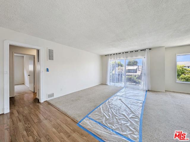 440 Raymond Avenue 20