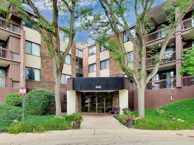 440 Raintree Ct Unit 2J, Glen Ellyn, IL 60137