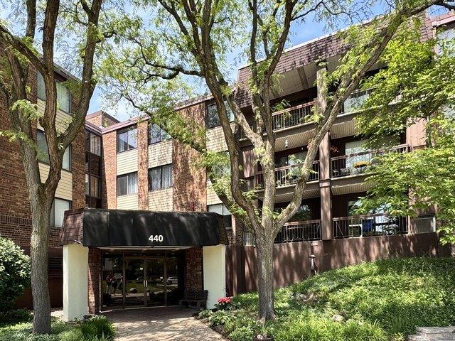 440 Raintree Ct Unit 3G, Glen Ellyn, IL 60137