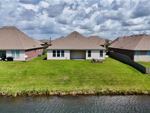 440 W Lake Drive