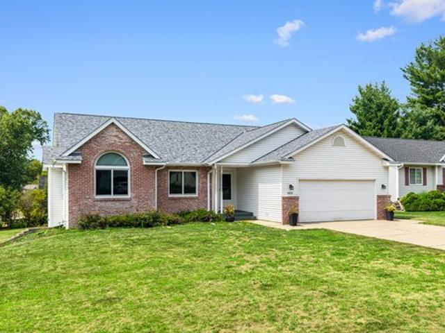 4414 Crest Ct, Eau Claire, WI 54701