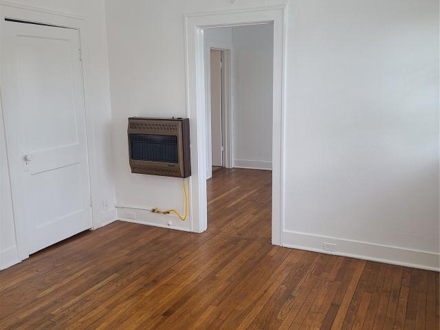 4414 Woodside Street 8