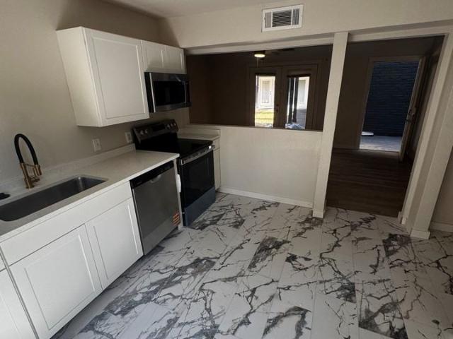 4414 Worth Street 1 Bedroom Apartment for Rent at 4414 Worth St, Dallas, TX 75246 Peak's