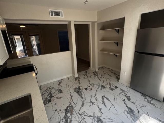 4414 Worth Street 1 Bedroom Apartment for Rent at 4414 Worth St, Dallas, TX 75246 Peak's