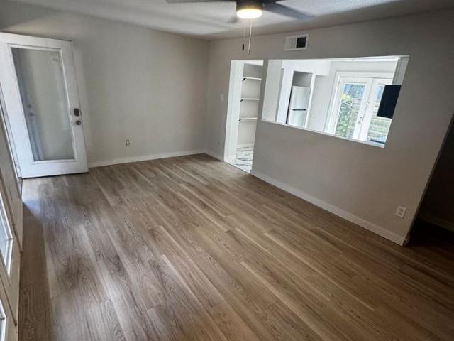 4414 Worth Street 2 Bedroom Apartment for Rent at 4414 Worth St, Dallas, TX 75246 Peak's