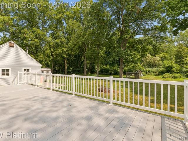 44156 Elizabeth Road