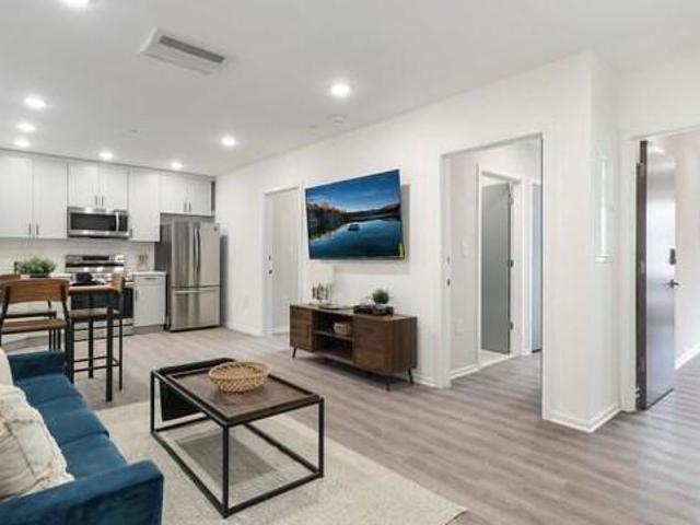 4415 Chestnut St #210, Philadelphia, PA 19104
