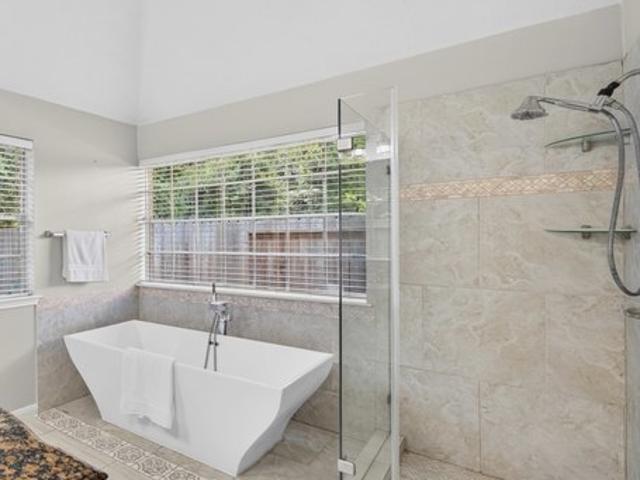 4415 Echo Falls Dr, Kingwood, TX 77345