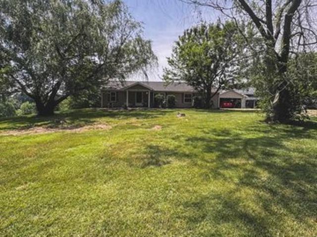 4415 S Pine Ridge Rd, Birdseye, IN 47513