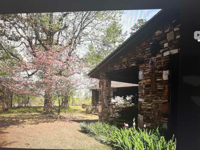 4415 W Hwy 70 w