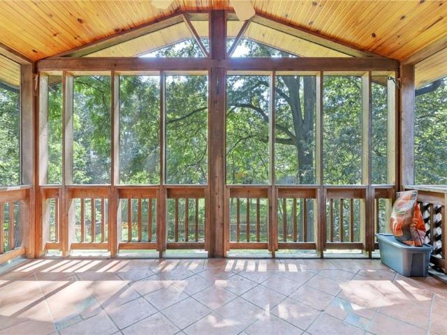 4416 NW Normandy Lane