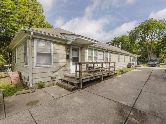 4416 4 E Central, Wichita, KS 67208