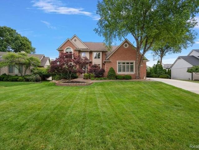 4417 Island View Dr, Waterford Township, MI 48328