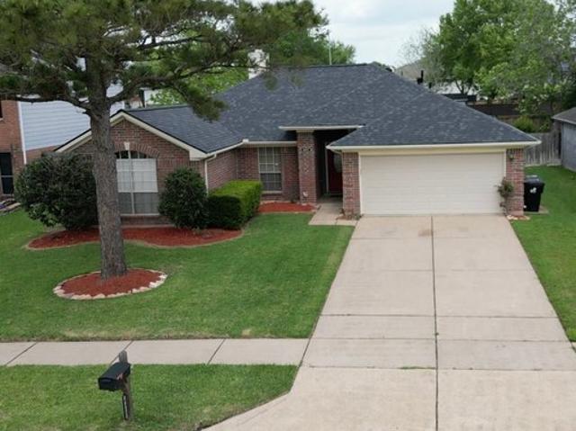 4417 W Columbary Dr, Rosenberg, TX 77471