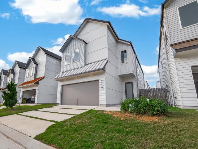 4418 Bora Lane