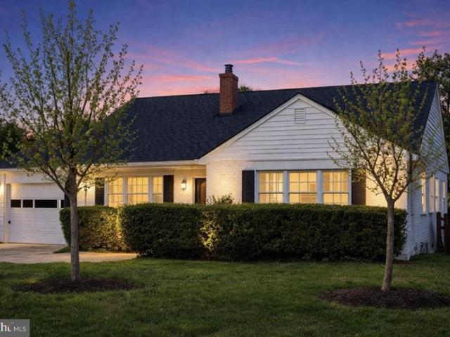 4418 Gilbertson Rd, Fairfax, VA 22032