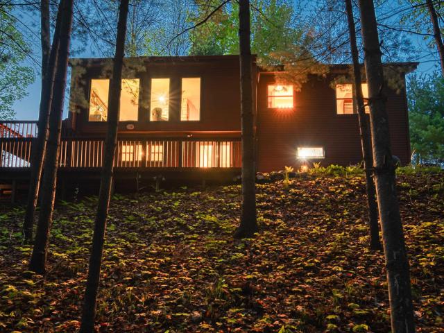 4418 Hampshire Drive