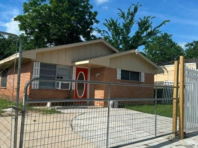 4418 Ludwig Lane