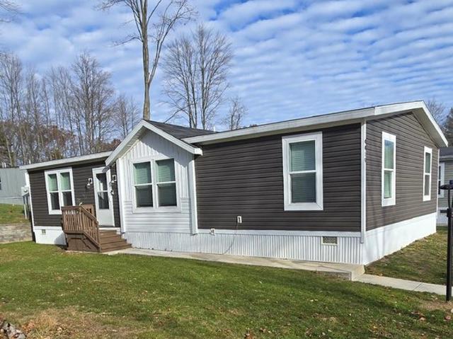 4419 Mosswood Dr NE, Rockford, MI 49341