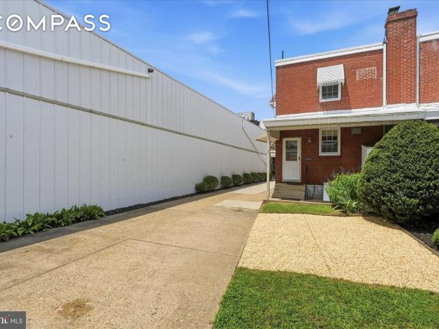 4419 Edgemont St, Philadelphia, PA