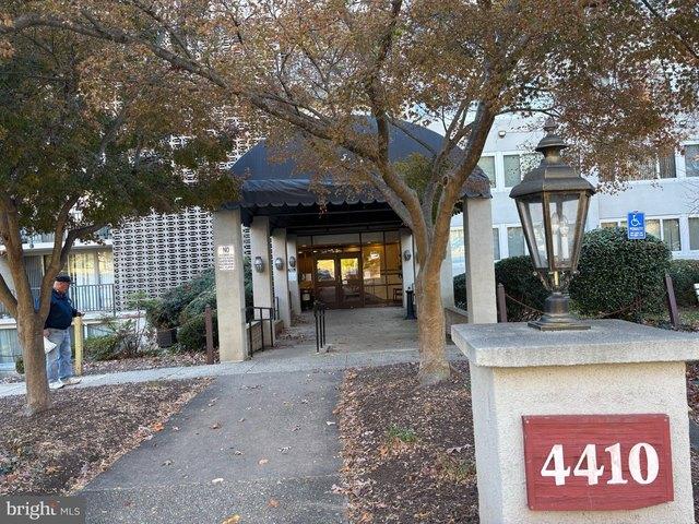 4410 Briarwood Ct N Apt 13, Annandale, VA 22003
