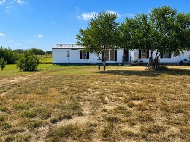 4410 County Road 334, Stockdale, TX 78160