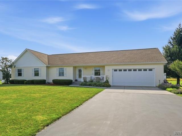 4410 Green Rd, Lockport, NY 14094