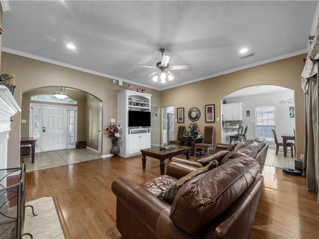4410 Pickering