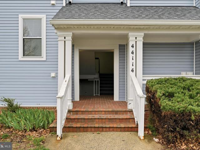 44114 Natalie Ter, Unit 202, Ashburn, VA 20147 | MLS #VALO2132