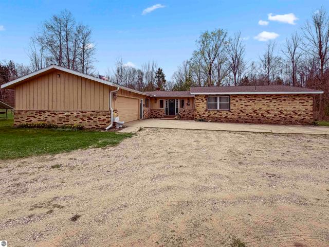 4411 N 11 Road