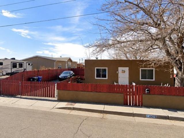 4411 Carlton St NW, Albuquerque, NM 87107