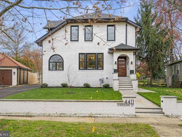 4411 Sheridan St, University Park, MD 20782