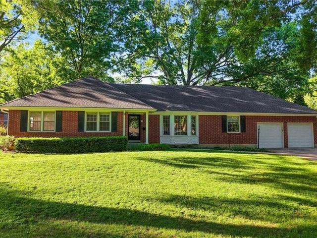 4411 W 97th St, Overland Park, KS 66207