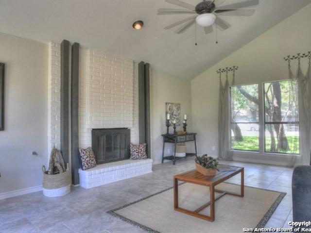 4411 Western Pine Woods