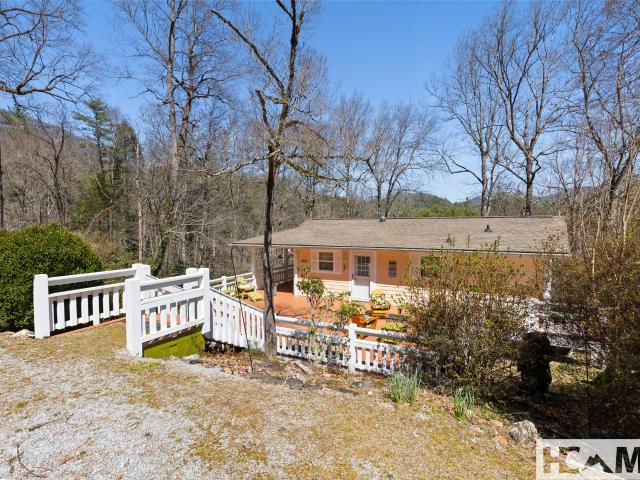 4411 Whiteside Cove Road