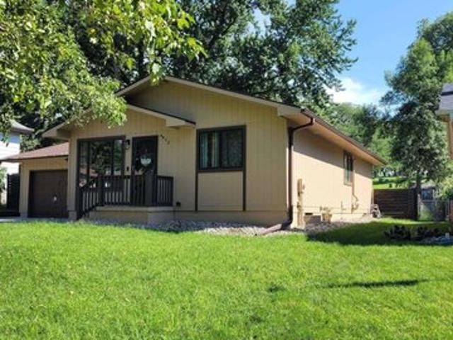 4412 Applewood Ave, Sioux City, IA 51106