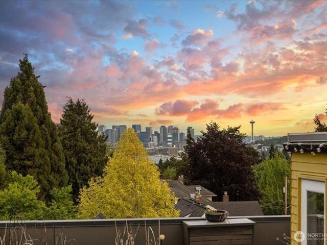 4412 Corliss Ave N Unit A, Seattle, WA 98103