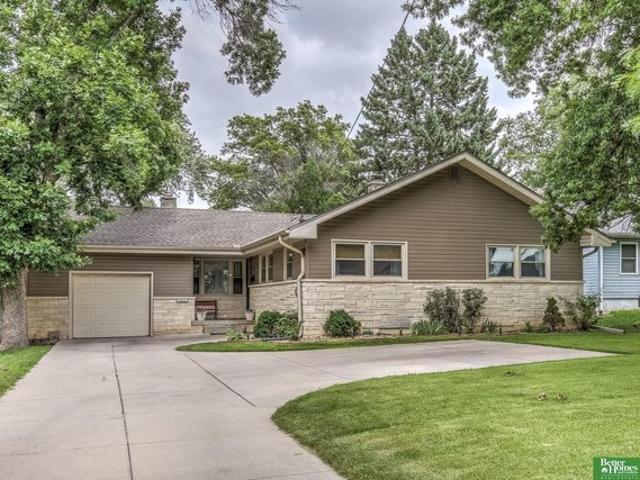 4412 Grover St, Omaha, NE 68105
