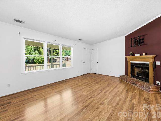 4413 Gentry Lane