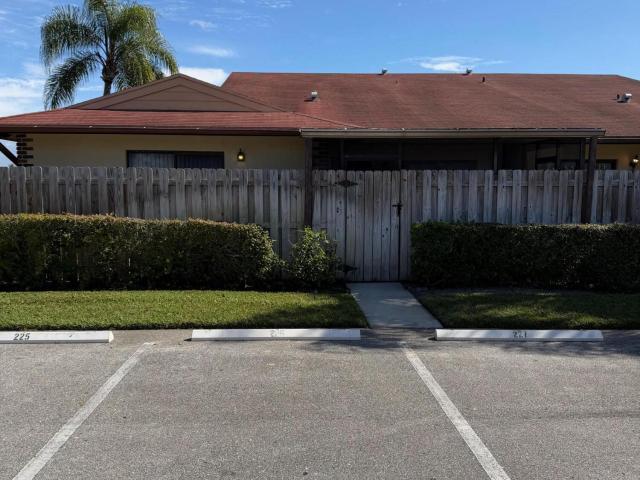 4413 Woodstock Dr, Unit A, West Palm Beach, FL 33409 | MLS #R11161