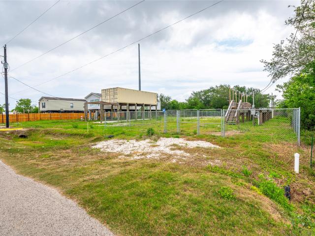 441 44 th St, San Leon, TX 77539 | MLS #10015 | Compass
