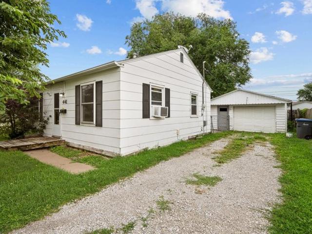 441 5th St E, Milan, IL 61264