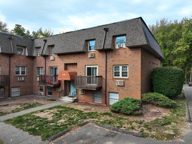 441 Clark Ave Apt 2, Bristol, CT 06010