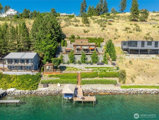 441 Bayshore Ln, Manson, WA 98831